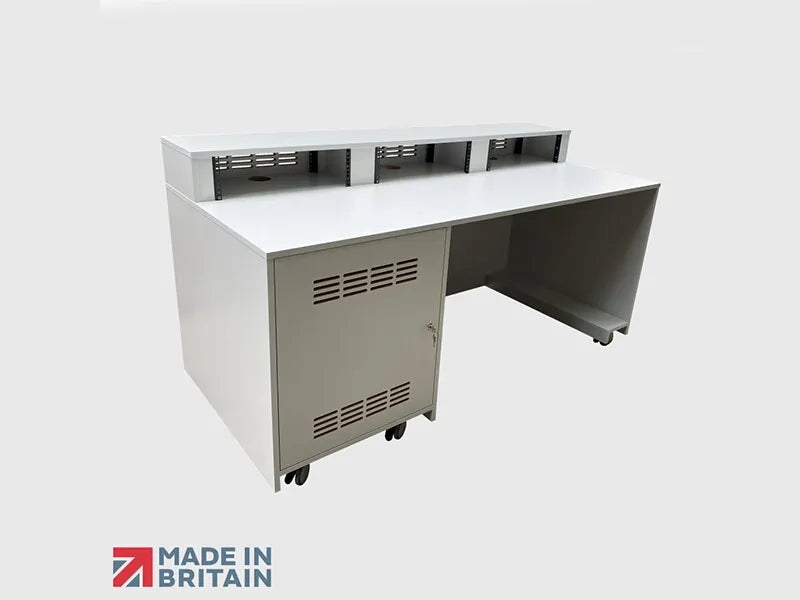 AV Desk 06 - Presentation Media